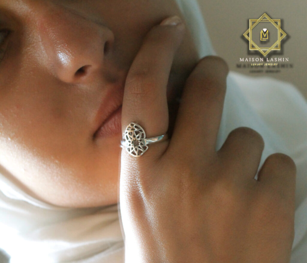 About us – maisonlashin